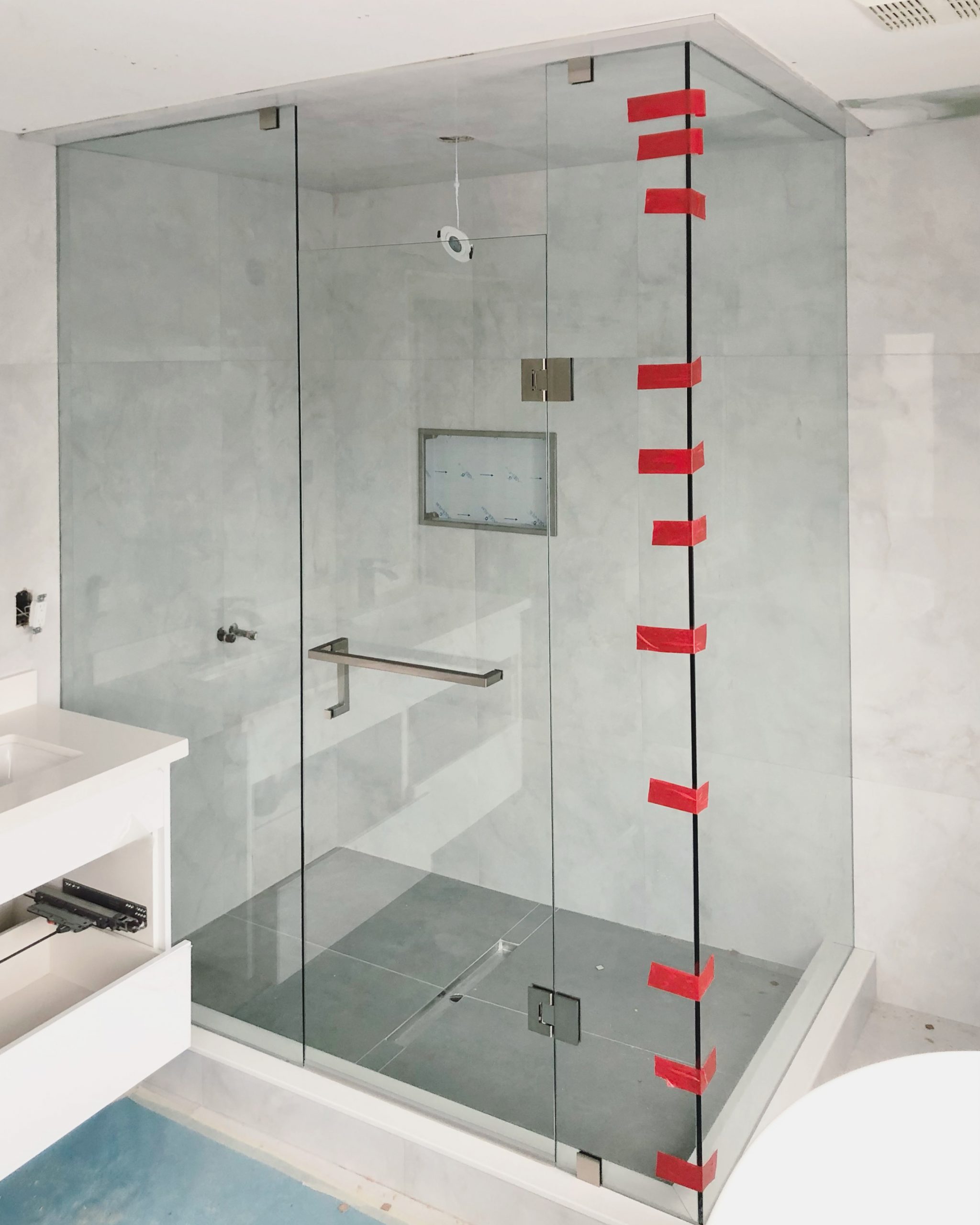 Custom Corner Shower Glass Enclosures | Shower Lagoon