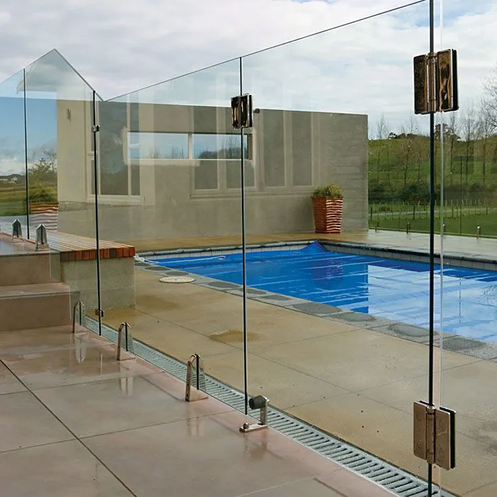 Glass Railings & Fencing for Swimming Pools in Toronto | Shower Lagoon