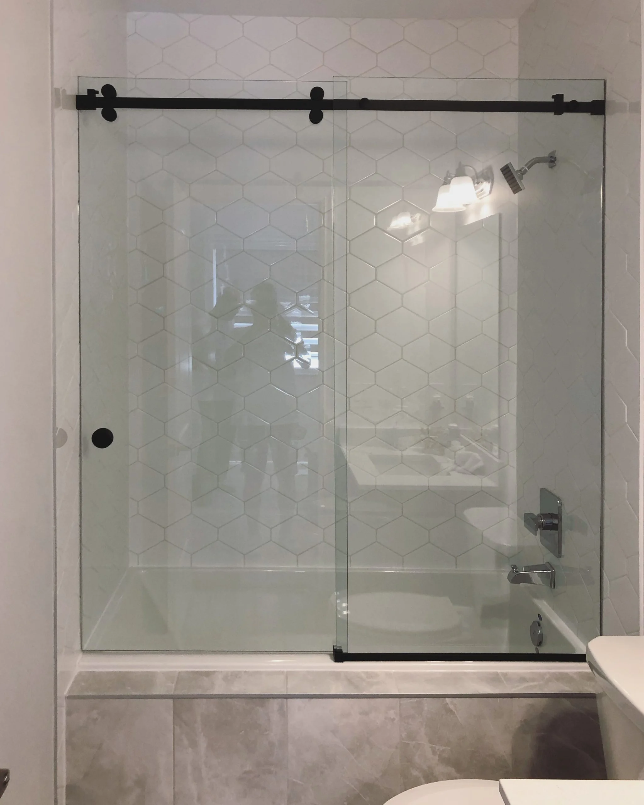 Bathtub Glass Shower Doors in Toronto: Best Shower Door Company | Shower Lagoon