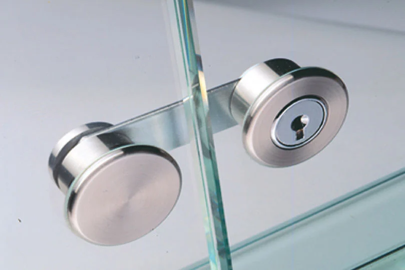Get the Best Glass Doors with Locks in Toronto | Shower Lagoon