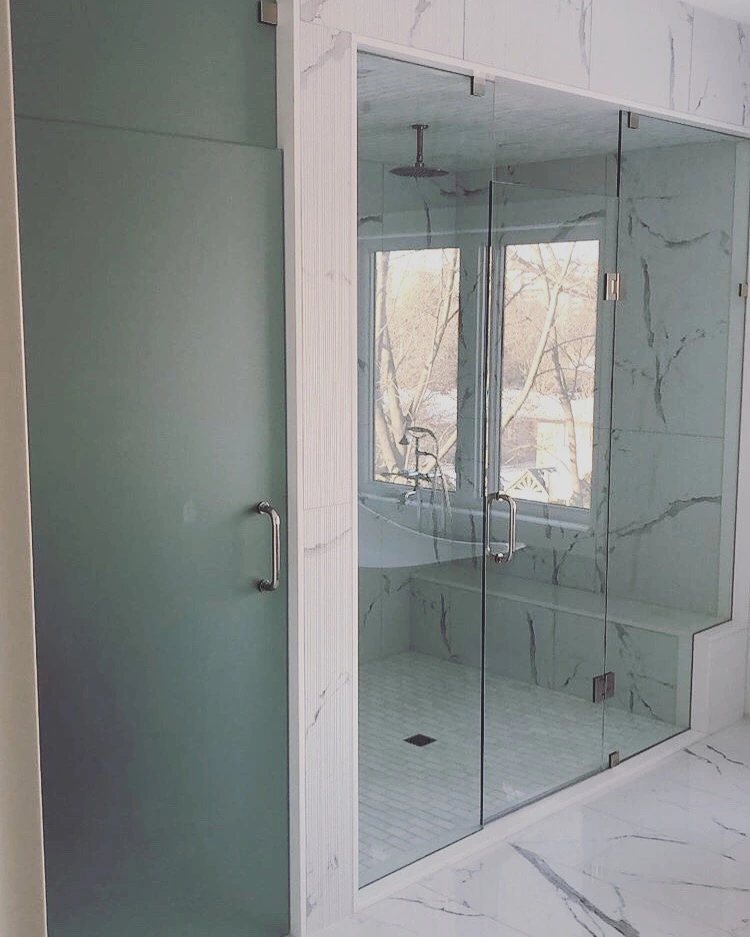 Stylish, effective & Long-lasting In-Line Shower Glass in GTA | Call