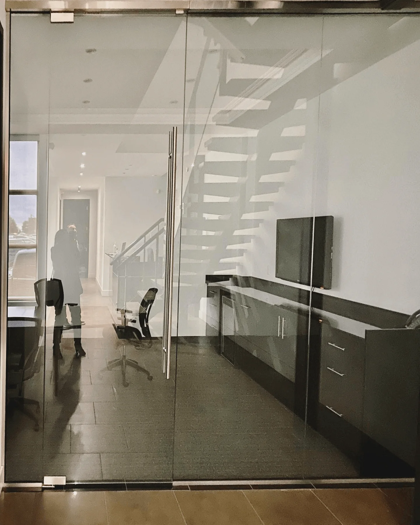 Commercial Glass Doors in Toronto: Best Glass Solutions | Shower Lagoon